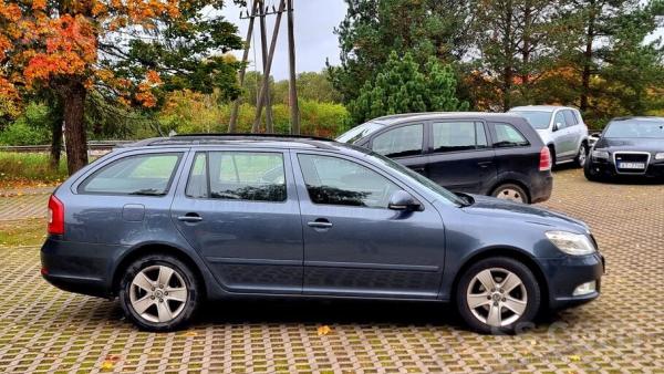 Шкода Октавия 2010 в Цесис на AUTOMOTO.COM.LV Серый Шкода Октавия 2010 в Цесис, объемом двигателя 1.60 л и пробегом 308 тыс. км за 2300 €, фото 5 на AUTOMOTO.COM.LV