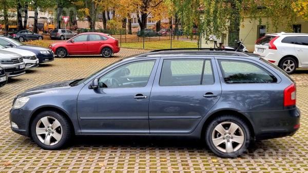 Шкода Октавия 2010 в Цесис на AUTOMOTO.COM.LV Серый Шкода Октавия 2010 в Цесис, объемом двигателя 1.60 л и пробегом 308 тыс. км за 2300 €, фото 9 на AUTOMOTO.COM.LV