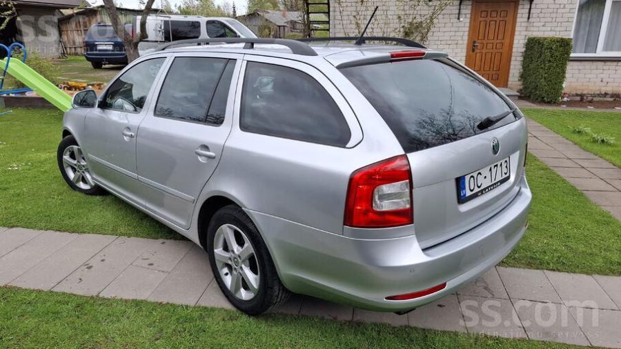 Grey Skoda Octavia 2011 in Balvi, with an engine capacity of 1.60 L and mileage of 343 thousand km for 10900 €, photo 3 on AUTOMOTO.COM.LV