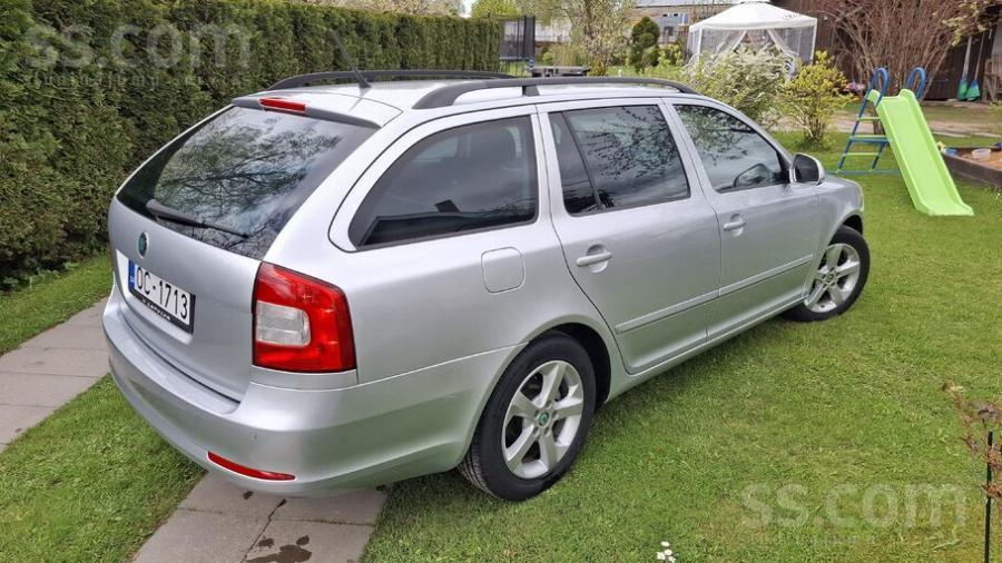 Grey Skoda Octavia 2011 in Balvi, with an engine capacity of 1.60 L and mileage of 343 thousand km for 10900 €, photo 4 on AUTOMOTO.COM.LV
