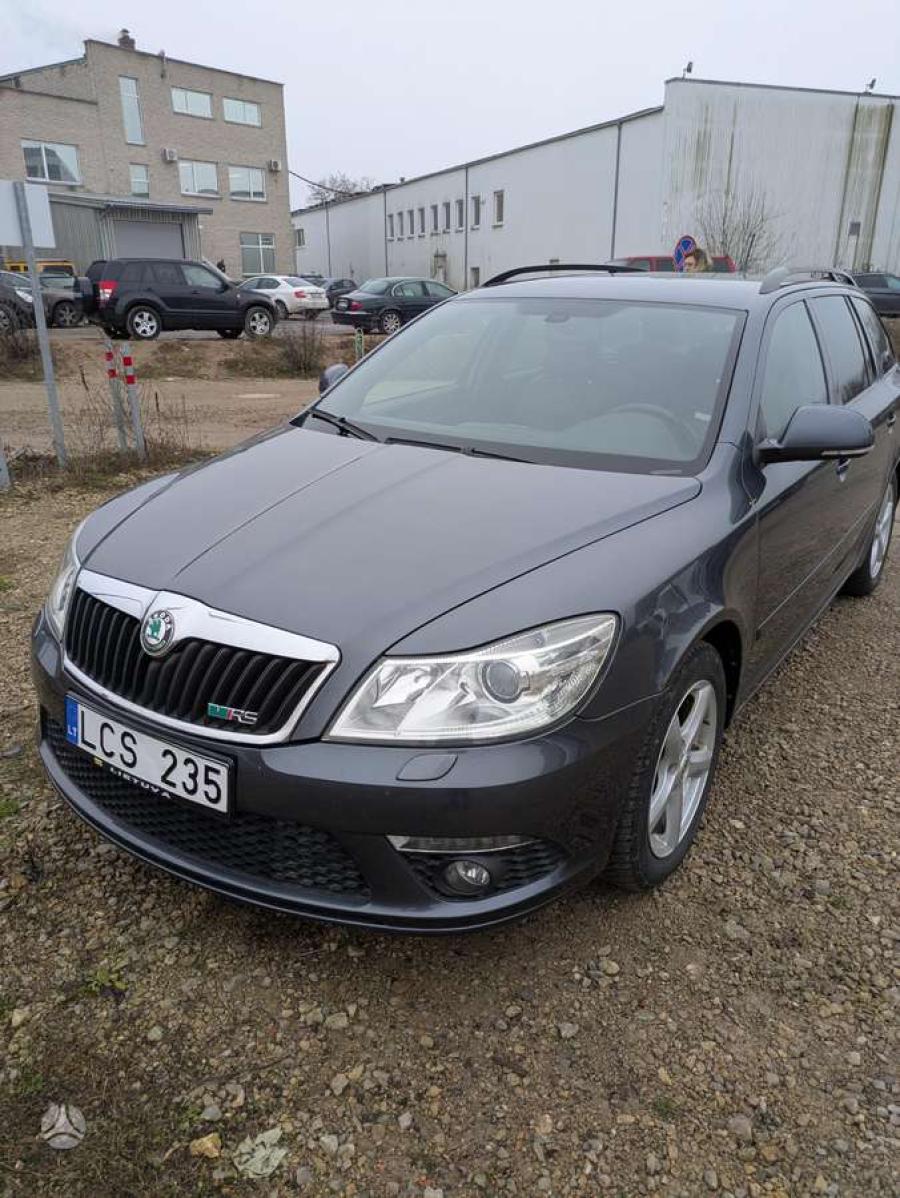 Grey Skoda Octavia 2011 in Vilnius, with an engine capacity of 1.98 L and mileage of 236 thousand km for 6500 €, photo 1 on AUTOMOTO.COM.LV