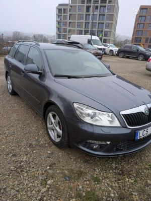 Grey Skoda Octavia 2011 in Vilnius, with an engine capacity of 1.98 L and mileage of 236 thousand km for 6500 €, photo 2 on AUTOMOTO.COM.LV