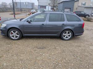 Grey Skoda Octavia 2011 in Vilnius, with an engine capacity of 1.98 L and mileage of 236 thousand km for 6500 €, photo 3 on AUTOMOTO.COM.LV