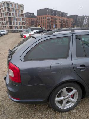 Grey Skoda Octavia 2011 in Vilnius, with an engine capacity of 1.98 L and mileage of 236 thousand km for 6500 €, photo 4 on AUTOMOTO.COM.LV