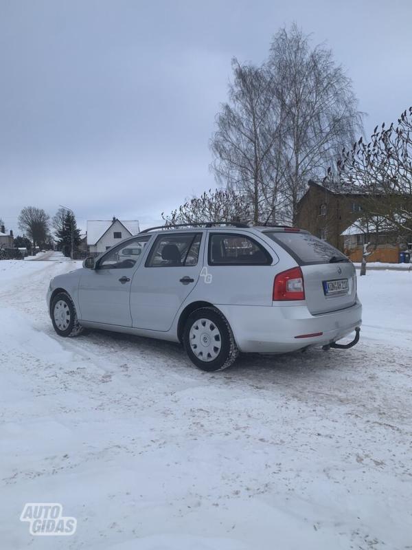 Grey Skoda Octavia 2011 in Siauliai, with an engine capacity of 1.20 L and mileage of 222 thousand km for 2650 €, photo 4 on AUTOMOTO.COM.LV