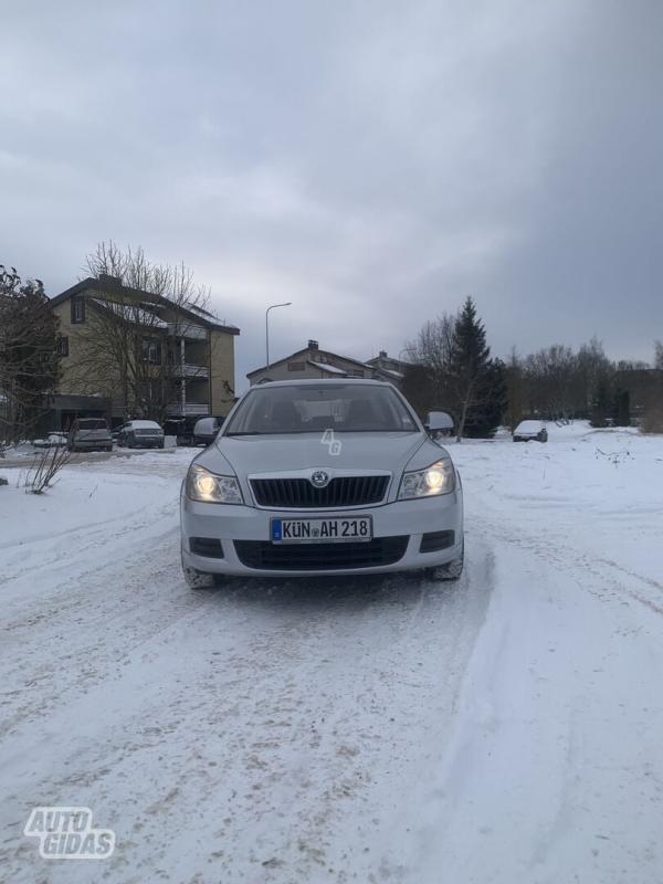 Grey Skoda Octavia 2011 in Siauliai, with an engine capacity of 1.20 L and mileage of 222 thousand km for 2650 €, photo 5 on AUTOMOTO.COM.LV
