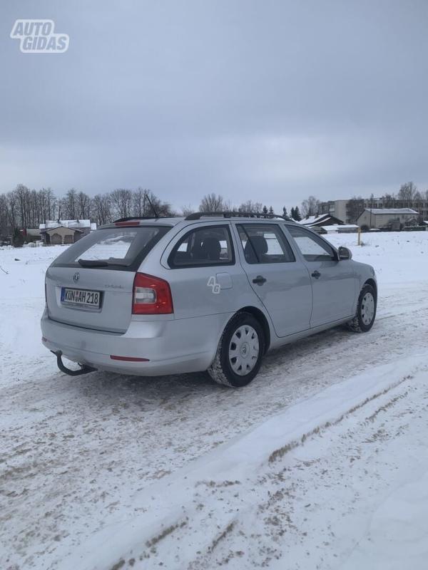 Grey Skoda Octavia 2011 in Siauliai, with an engine capacity of 1.20 L and mileage of 222 thousand km for 2650 €, photo 7 on AUTOMOTO.COM.LV