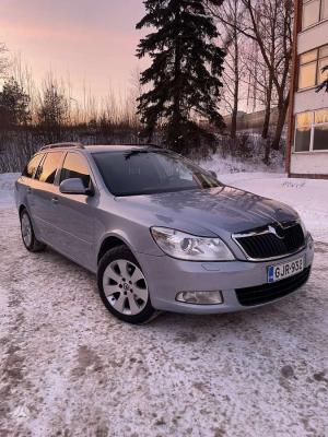 Grey Skoda Octavia 2011 in Alytus, with an engine capacity of 1.20 L and mileage of 220 thousand km for 2500 €, photo  on AUTOMOTO.COM.LV