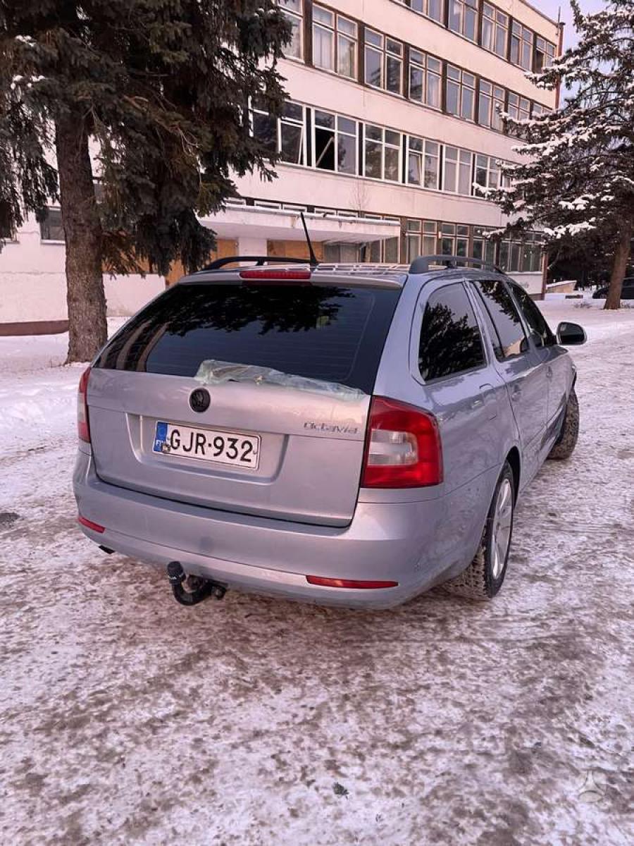 Pelēks Skoda Octavia 2011 Alīta, ar dzinēja tilpumu 1.20 L un nobraukumu 220 tūkst. km par 2500 €, foto 5 vietnē AUTOMOTO.COM.LV