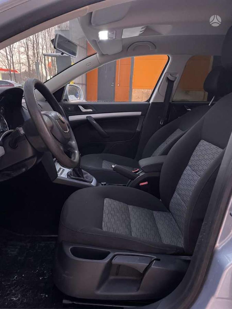 Pelēks Skoda Octavia 2011 Alīta, ar dzinēja tilpumu 1.20 L un nobraukumu 220 tūkst. km par 2500 €, foto 7 vietnē AUTOMOTO.COM.LV