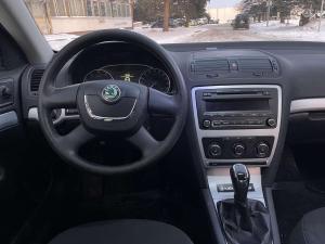 Pelēks Skoda Octavia 2011 Alīta, ar dzinēja tilpumu 1.20 L un nobraukumu 220 tūkst. km par 2500 €, foto 10 vietnē AUTOMOTO.COM.LV