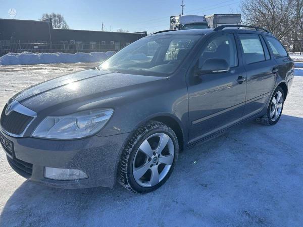 Pelēks Skoda Octavia 2011 Marijampole, ar dzinēja tilpumu 1.60 L un nobraukumu 218 tūkst. km par 3200 €, foto 1 vietnē AUTOMOTO.COM.LV