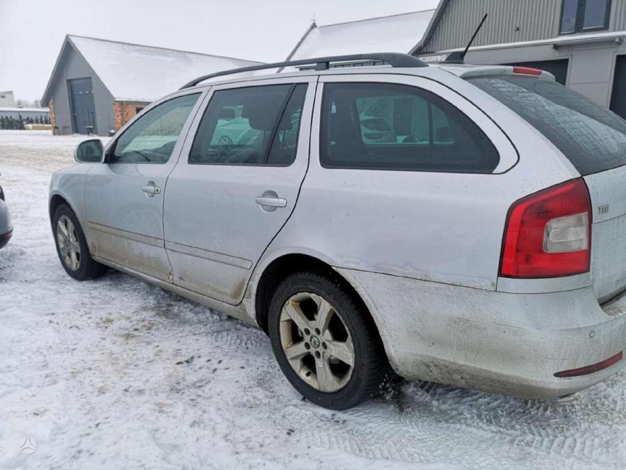 Grey Skoda Octavia 2011 in Marijampole, with an engine capacity of 1.60 L and mileage of 505 thousand km for 1900 €, photo 3 on AUTOMOTO.COM.LV