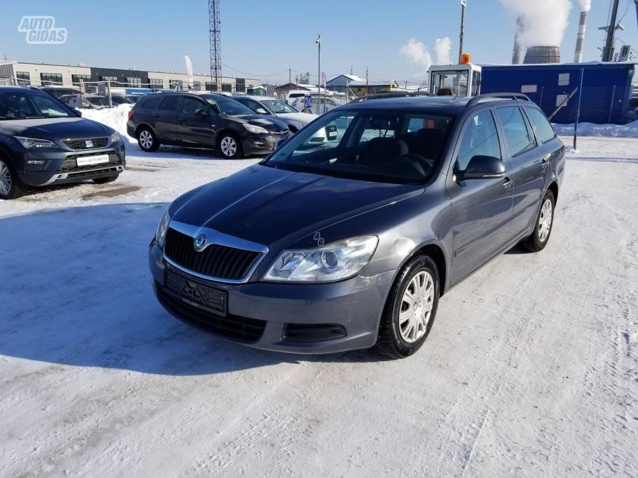 Grey Skoda Octavia 2011 in Kaunas, with an engine capacity of 1.60 L and mileage of 299 thousand km for 2650 €, photo 2 on AUTOMOTO.COM.LV