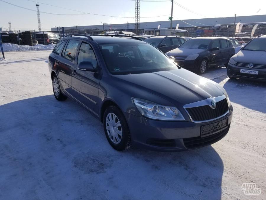 Grey Skoda Octavia 2011 in Kaunas, with an engine capacity of 1.60 L and mileage of 299 thousand km for 2650 €, photo 4 on AUTOMOTO.COM.LV