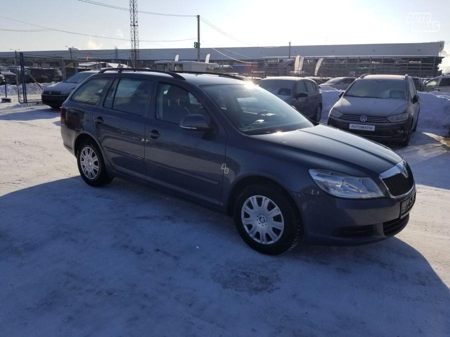Grey Skoda Octavia 2011 in Kaunas, with an engine capacity of 1.60 L and mileage of 299 thousand km for 2650 €, photo 5 on AUTOMOTO.COM.LV