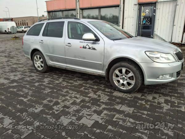 Grey Skoda Octavia 2011 in Tallinn, with an engine capacity of 1.60 L and mileage of 335 thousand km for 1700 €, photo 2 on AUTOMOTO.COM.LV