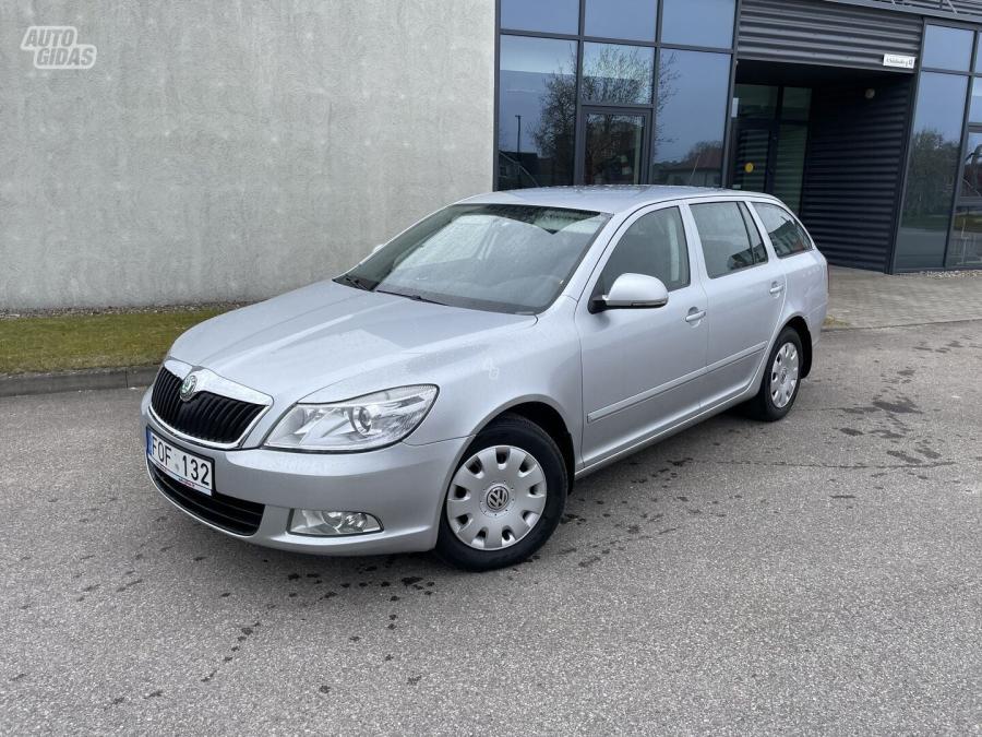 Pelēks Skoda Octavia 2011 Alīta, ar dzinēja tilpumu 1.60 L un nobraukumu 280 tūkst. km par 2650 €, foto 1 vietnē AUTOMOTO.COM.LV