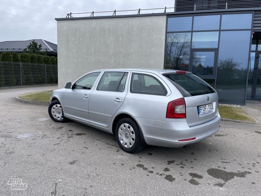 Pelēks Skoda Octavia 2011 Alīta, ar dzinēja tilpumu 1.60 L un nobraukumu 280 tūkst. km par 2650 €, foto 5 vietnē AUTOMOTO.COM.LV