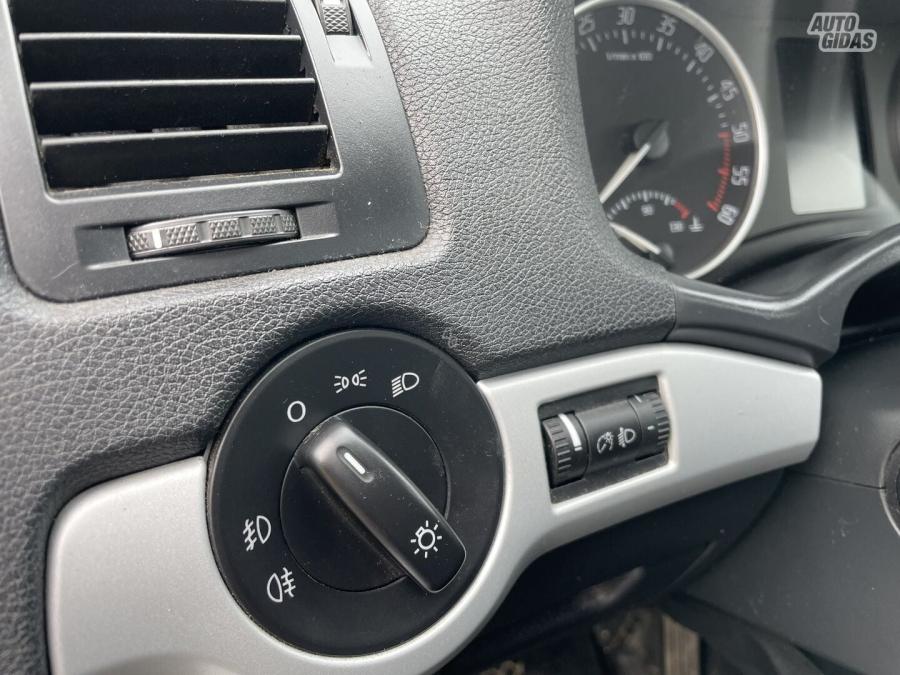 Pelēks Skoda Octavia 2011 Alīta, ar dzinēja tilpumu 1.60 L un nobraukumu 280 tūkst. km par 2650 €, foto 20 vietnē AUTOMOTO.COM.LV