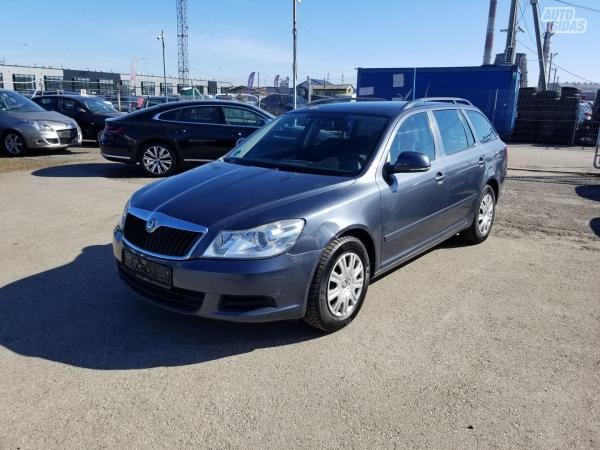 Grey Skoda Octavia 2011 in Kaunas, with an engine capacity of 1.60 L and mileage of 299 thousand km for 1999 €, photo 2 on AUTOMOTO.COM.LV