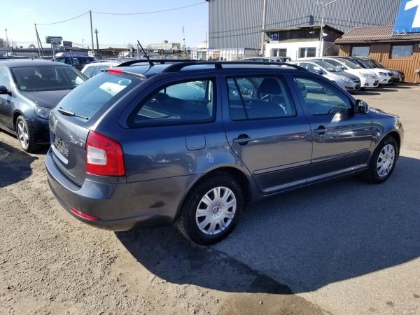 Grey Skoda Octavia 2011 in Kaunas, with an engine capacity of 1.60 L and mileage of 299 thousand km for 1999 €, photo 6 on AUTOMOTO.COM.LV