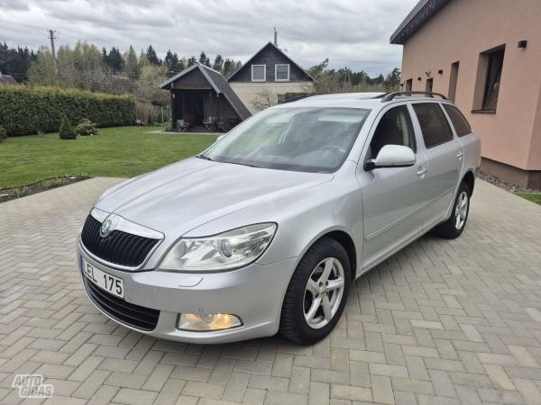 Grey Skoda Octavia 2011 in Jonava, with an engine capacity of 2.00 L and mileage of 360 thousand km for 3800 €, photo 3 on AUTOMOTO.COM.LV