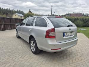 Grey Skoda Octavia 2011 in Jonava, with an engine capacity of 2.00 L and mileage of 360 thousand km for 3800 €, photo 7 on AUTOMOTO.COM.LV