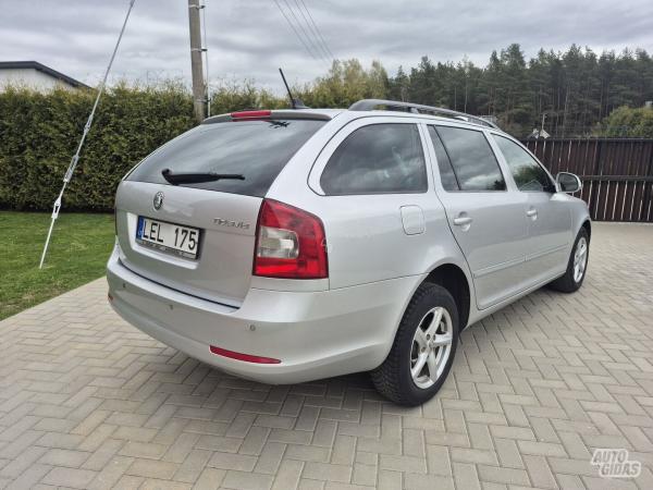 Grey Skoda Octavia 2011 in Jonava, with an engine capacity of 2.00 L and mileage of 360 thousand km for 3800 €, photo 8 on AUTOMOTO.COM.LV
