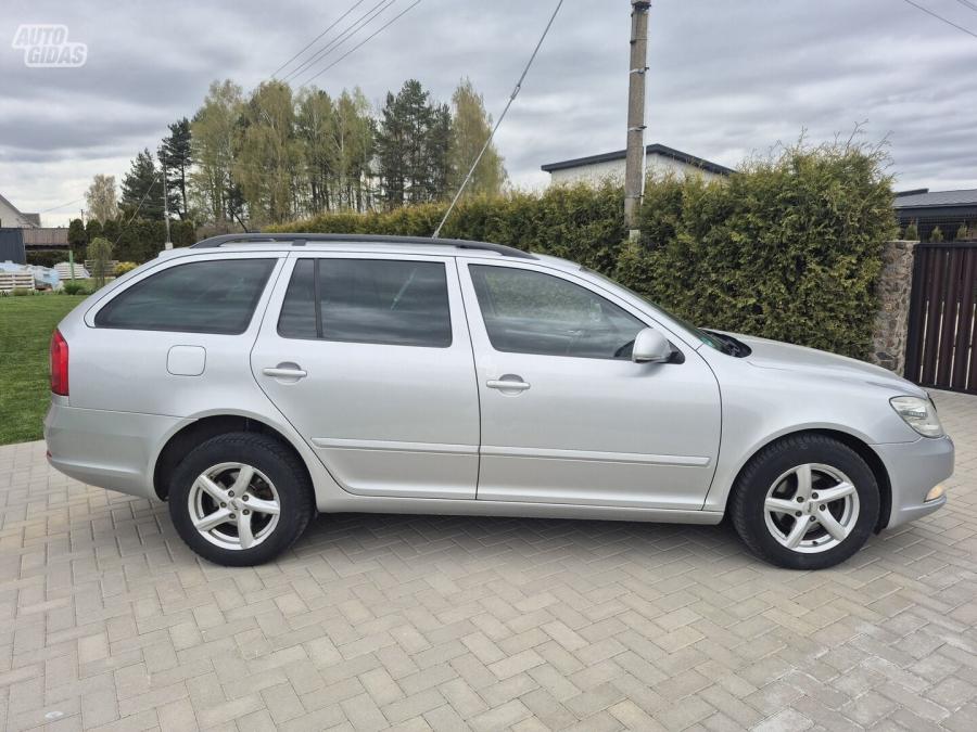 Grey Skoda Octavia 2011 in Jonava, with an engine capacity of 2.00 L and mileage of 360 thousand km for 3800 €, photo 6 on AUTOMOTO.COM.LV