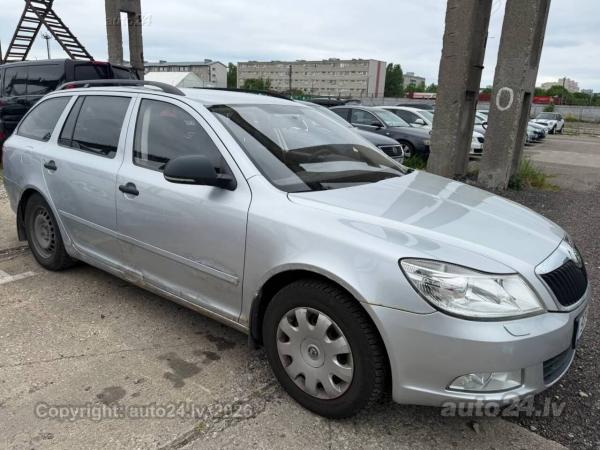 Grey Skoda Octavia 2011 in Tallinn, with an engine capacity of 1.40 L and mileage of 199 thousand km for 999 €, photo 1 on AUTOMOTO.COM.LV