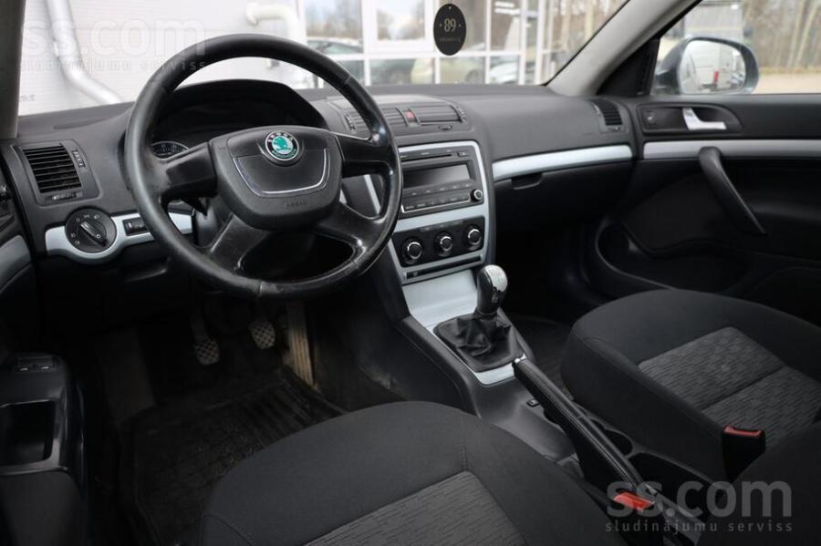 Pelēks Skoda Octavia 2011 Rīga, ar dzinēja tilpumu 1.90 L un nobraukumu 0 tūkst. km par 2995 €, foto 6 vietnē AUTOMOTO.COM.LV
