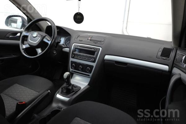 Pelēks Skoda Octavia 2011 Rīga, ar dzinēja tilpumu 1.90 L un nobraukumu 0 tūkst. km par 2995 €, foto 7 vietnē AUTOMOTO.COM.LV