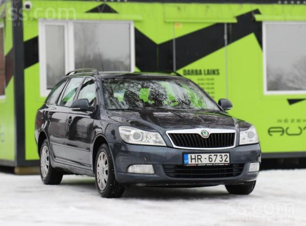 Grey Skoda Octavia 2011 in Rezekne, with an engine capacity of 1.90 L and mileage of 304 thousand km for 3495 €, photo 2 on AUTOMOTO.COM.LV