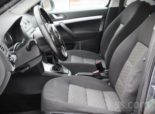 Grey Skoda Octavia 2011 in Rezekne, with an engine capacity of 1.90 L and mileage of 304 thousand km for 3495 €, photo 9 on AUTOMOTO.COM.LV
