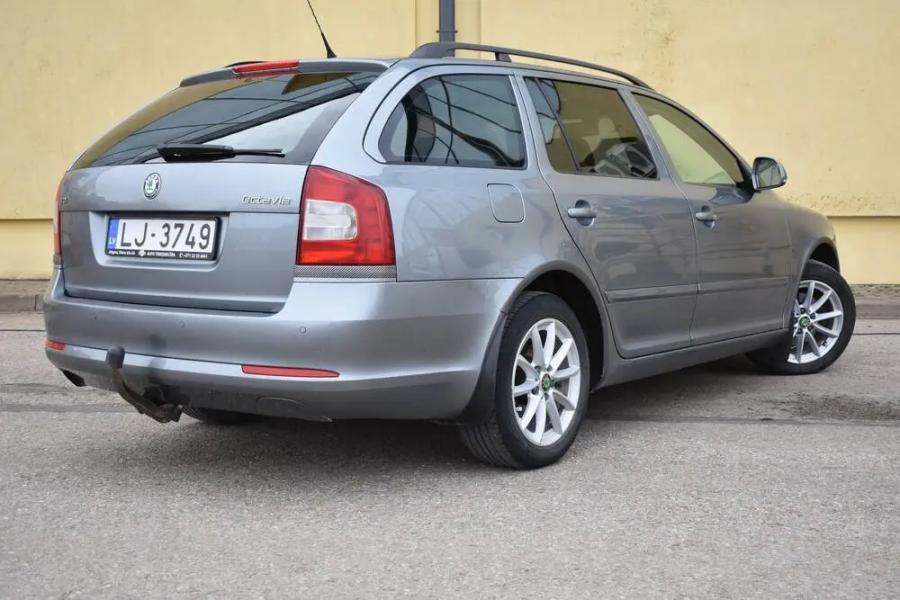 Pelēks Skoda Octavia 2011 Talsi, ar dzinēja tilpumu 1.60 L un nobraukumu 351 tūkst. km par 3000 €, foto 6 vietnē AUTOMOTO.COM.LV