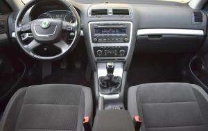 Pelēks Skoda Octavia 2011 Talsi, ar dzinēja tilpumu 1.60 L un nobraukumu 351 tūkst. km par 3000 €, foto 8 vietnē AUTOMOTO.COM.LV