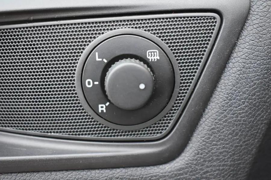 Pelēks Skoda Octavia 2011 Talsi, ar dzinēja tilpumu 1.60 L un nobraukumu 351 tūkst. km par 3000 €, foto 12 vietnē AUTOMOTO.COM.LV