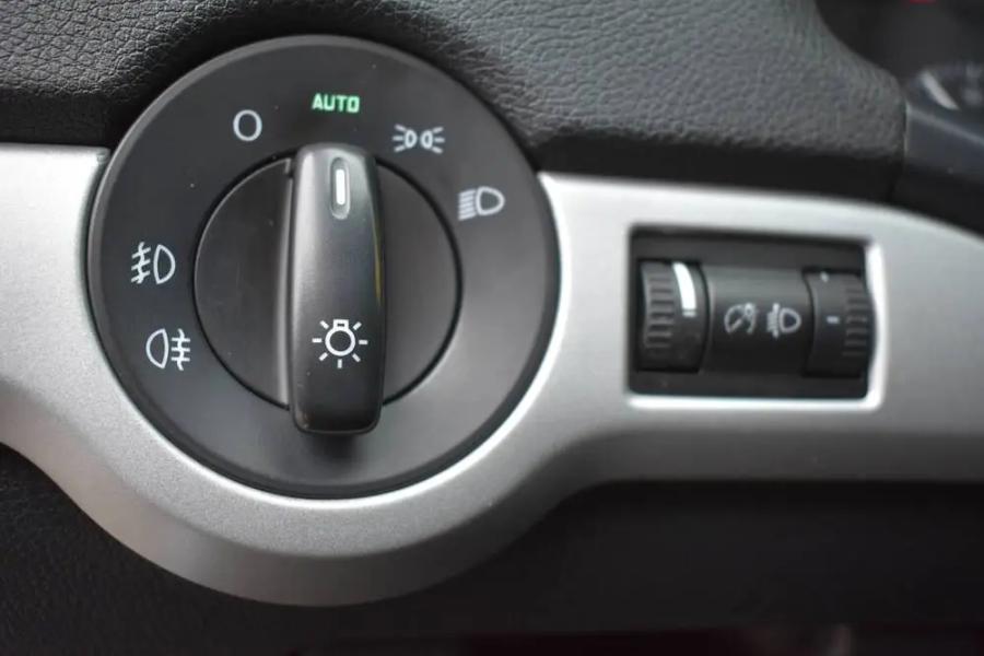 Pelēks Skoda Octavia 2011 Talsi, ar dzinēja tilpumu 1.60 L un nobraukumu 351 tūkst. km par 3000 €, foto 13 vietnē AUTOMOTO.COM.LV