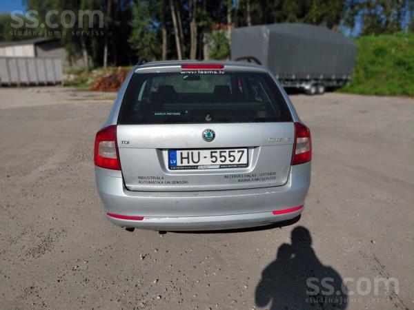 Pelēks Skoda Octavia 2011 Rīga, ar dzinēja tilpumu 2.00 L un nobraukumu 302 tūkst. km par 2750 €, foto 7 vietnē AUTOMOTO.COM.LV