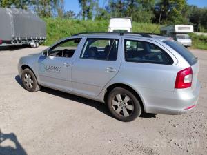 Pelēks Skoda Octavia 2011 Rīga, ar dzinēja tilpumu 2.00 L un nobraukumu 302 tūkst. km par 2750 €, foto 9 vietnē AUTOMOTO.COM.LV