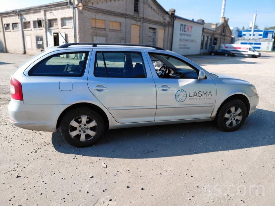Pelēks Skoda Octavia 2011 Rīga, ar dzinēja tilpumu 2.00 L un nobraukumu 302 tūkst. km par 2750 €, foto 10 vietnē AUTOMOTO.COM.LV