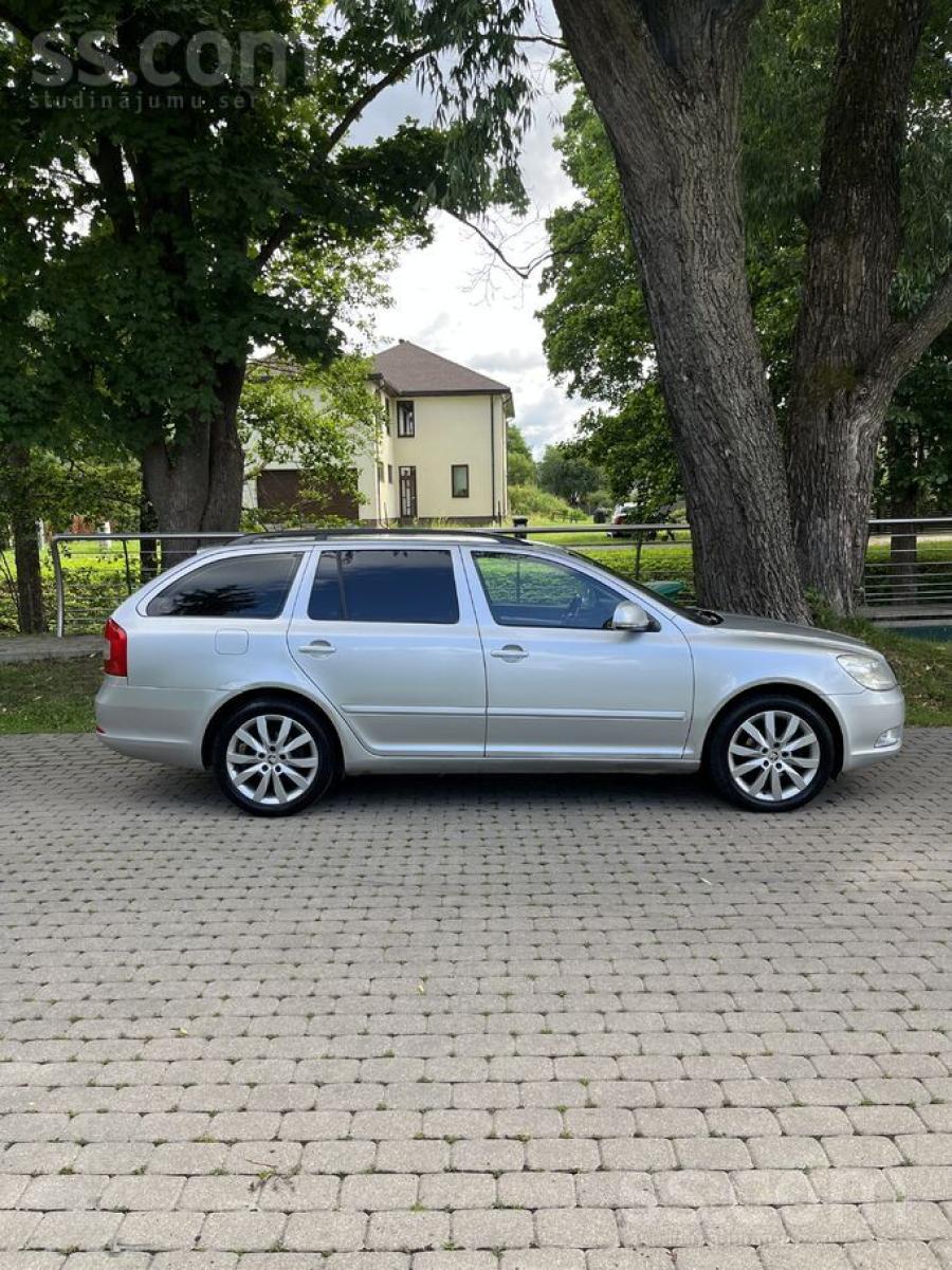 Pelēks Skoda Octavia 2011 Rīga, ar dzinēja tilpumu 1.40 L un nobraukumu 275 tūkst. km par 2400 €, foto 3 vietnē AUTOMOTO.COM.LV