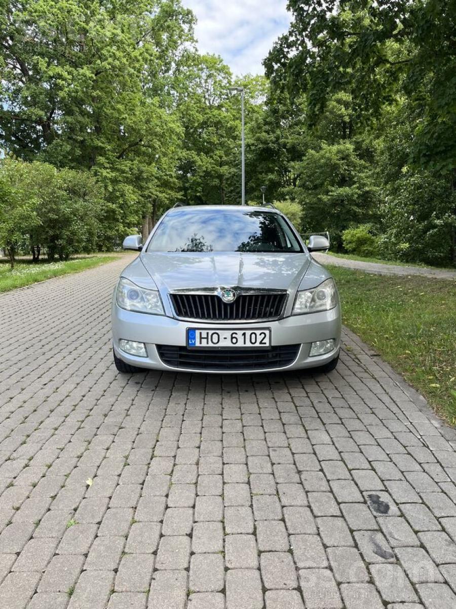 Pelēks Skoda Octavia 2011 Rīga, ar dzinēja tilpumu 1.40 L un nobraukumu 275 tūkst. km par 2400 €, foto 4 vietnē AUTOMOTO.COM.LV