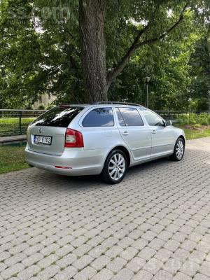 Pelēks Skoda Octavia 2011 Rīga, ar dzinēja tilpumu 1.40 L un nobraukumu 275 tūkst. km par 2400 €, foto 6 vietnē AUTOMOTO.COM.LV