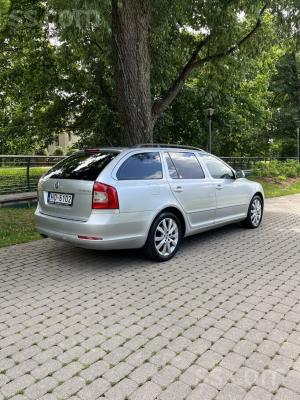 Pelēks Skoda Octavia 2011 Rīga, ar dzinēja tilpumu 1.40 L un nobraukumu 275 tūkst. km par 2400 €, foto 7 vietnē AUTOMOTO.COM.LV