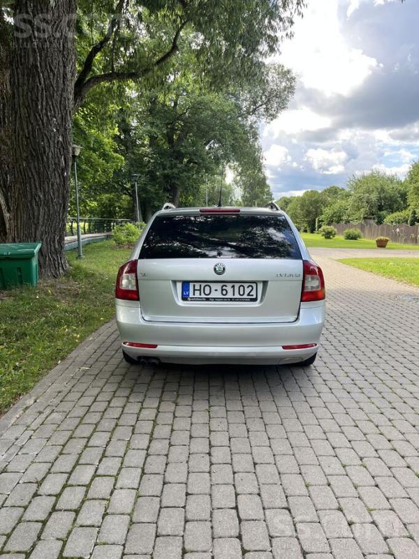 Pelēks Skoda Octavia 2011 Rīga, ar dzinēja tilpumu 1.40 L un nobraukumu 275 tūkst. km par 2400 €, foto 7 vietnē AUTOMOTO.COM.LV
