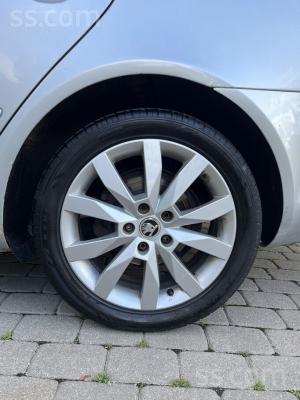 Pelēks Skoda Octavia 2011 Rīga, ar dzinēja tilpumu 1.40 L un nobraukumu 275 tūkst. km par 2400 €, foto 14 vietnē AUTOMOTO.COM.LV