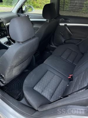 Pelēks Skoda Octavia 2011 Rīga, ar dzinēja tilpumu 1.40 L un nobraukumu 275 tūkst. km par 2400 €, foto 19 vietnē AUTOMOTO.COM.LV