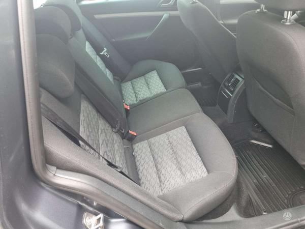 Grey Skoda Octavia 2011 in Kaunas, with an engine capacity of 1.60 L and mileage of 424 thousand km for 2500 €, photo 8 on AUTOMOTO.COM.LV